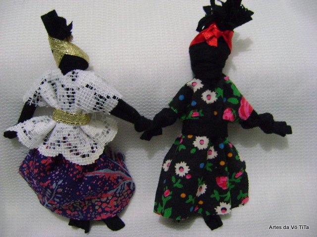 RECICLANDO com Vó TiTa.: BONECAS ABAYOMIS - Reciclando retalhos