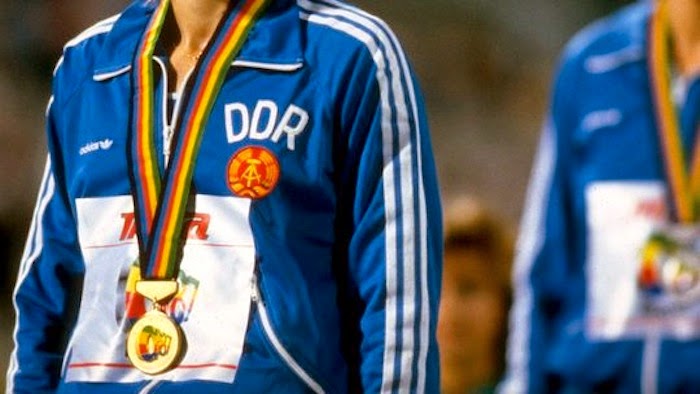 Educación Física y Cultura Física: HOY SE CUMPLEN 25 AÑOS DE LA CAÍDA ...