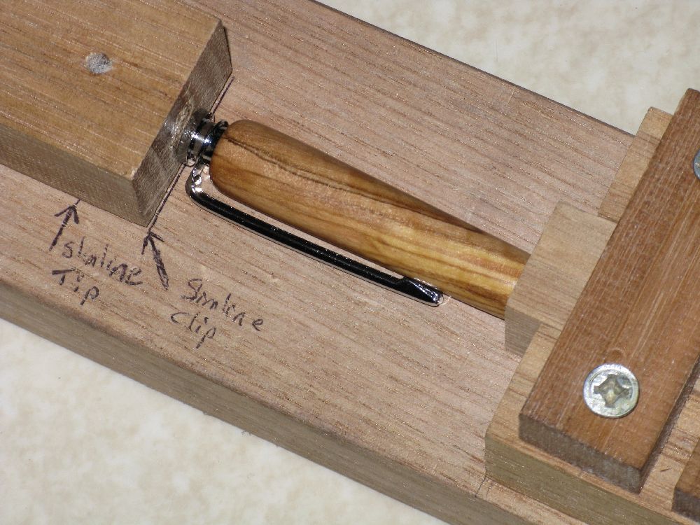 Bee-inspired: Making a slimline pen on a lathe