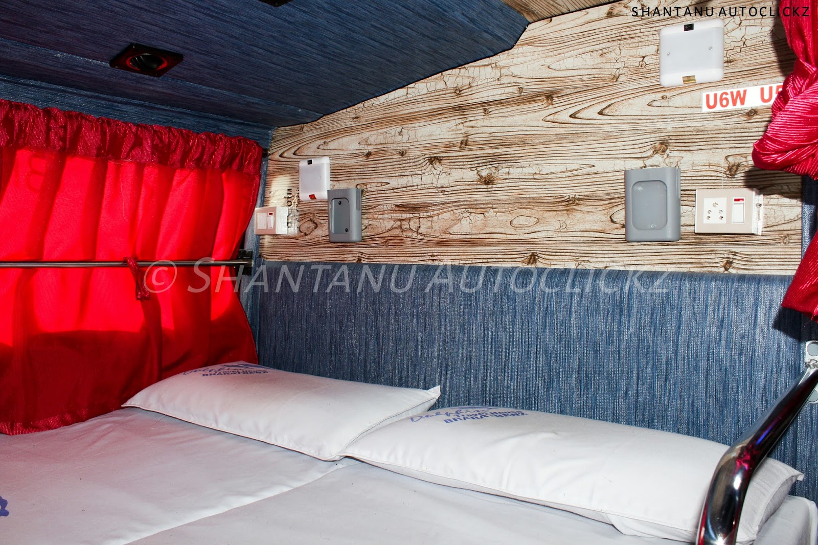 Shantanu Autoclickz: ★ Dolphin Travel House Bharatbenz 2+1 AC Sleeper
