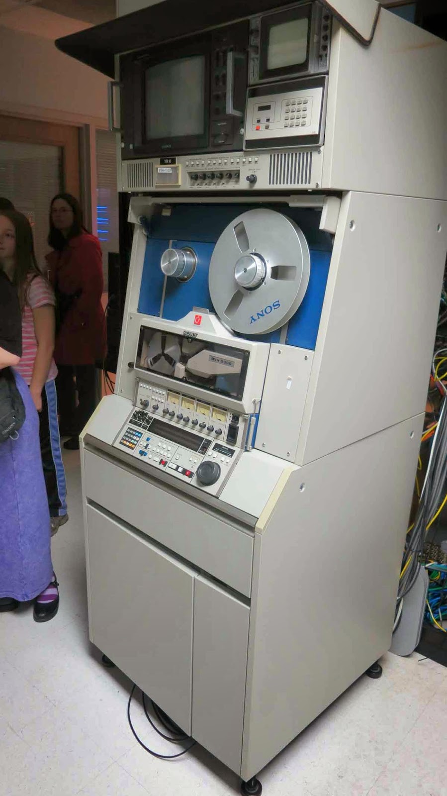 The ZehnKatzen Times: [pdx] KOPB Open House, Complete With Celebrity ...