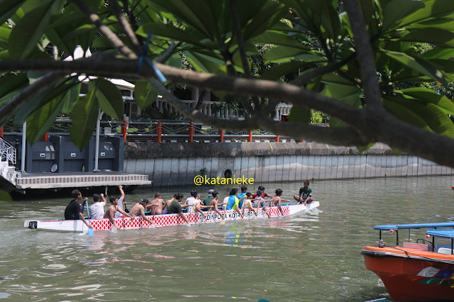 Kata Nieke: Traveling ke Surabaya: Wisata Perahu Kalimas