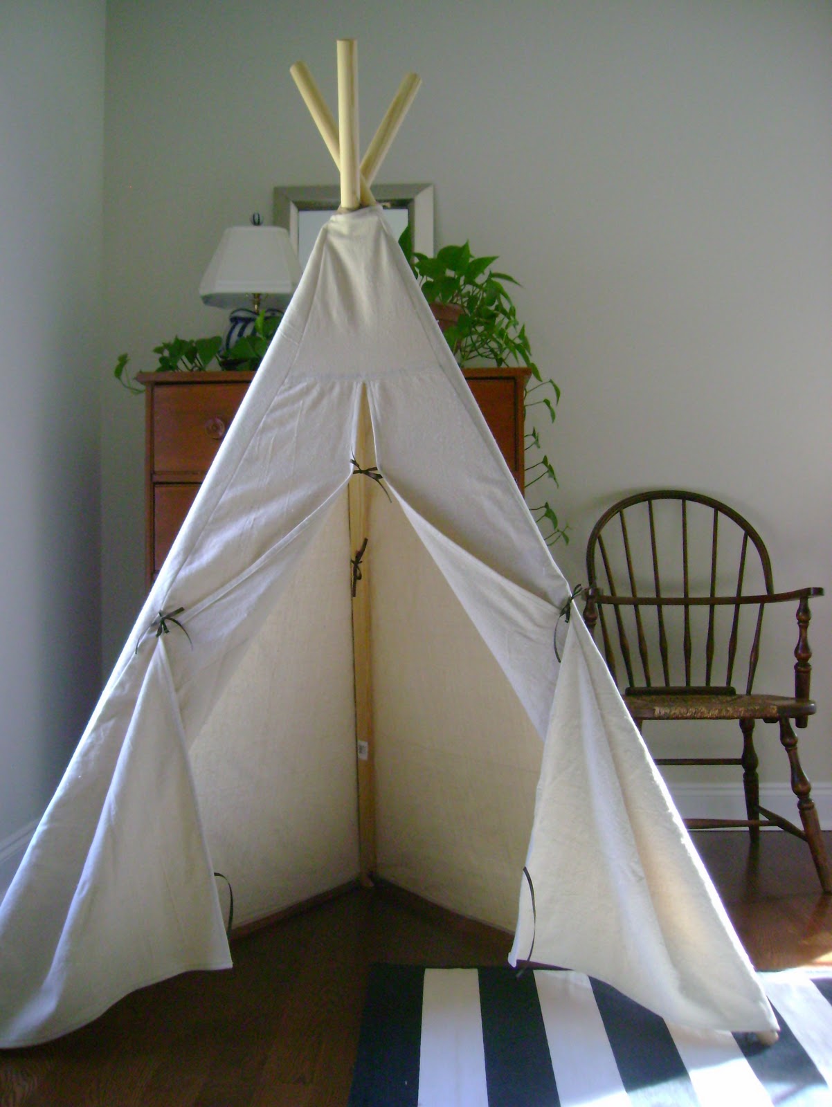 radiance from ruins: Holiday 2011- DIY Indoor Tipi
