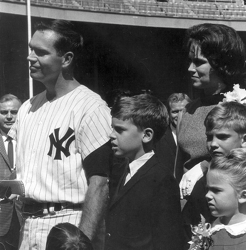 Bleeding Yankee Blue: YANKEE RELICS FROM YEARS PAST