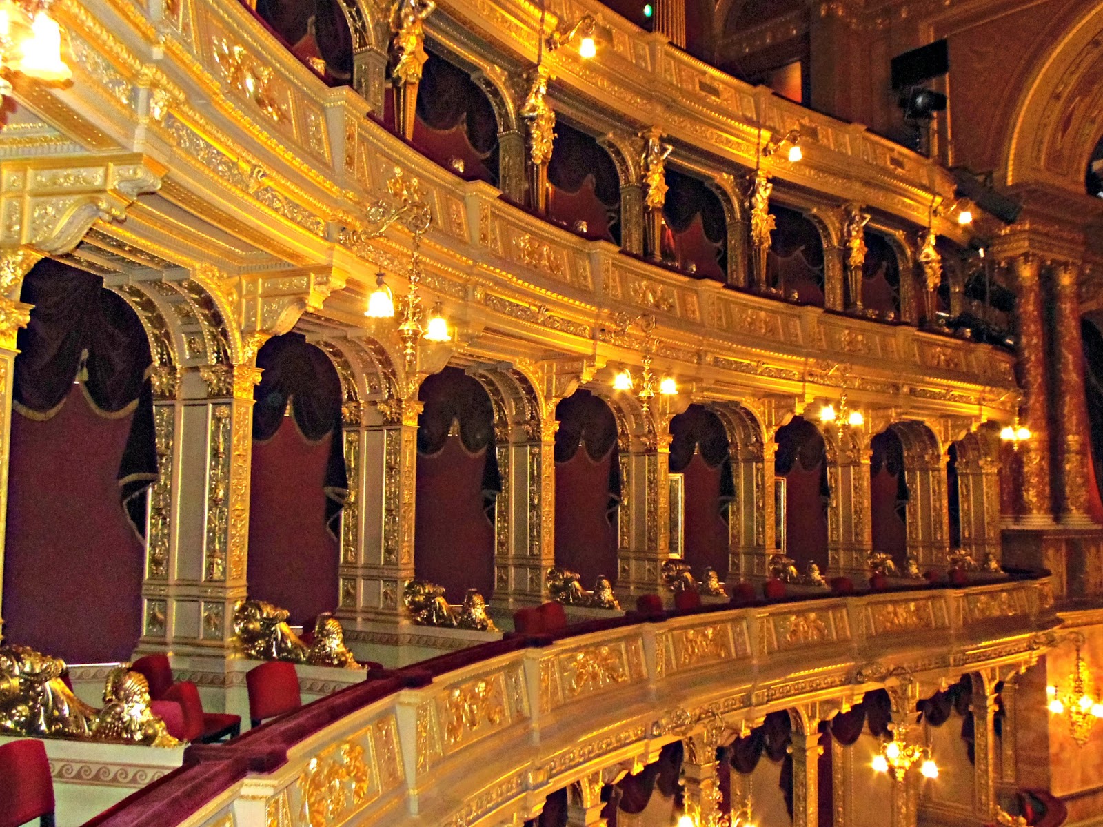 Travelblogger: Városlátogatások: A Magyar Állami Operaház