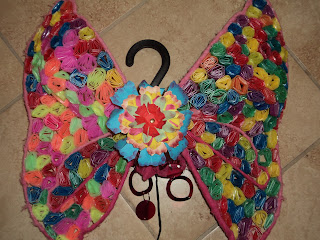 scrapmaria.blogspot.com: τρεις κρεμαστρες 240 καλαμακια και πολυ πολυ ...