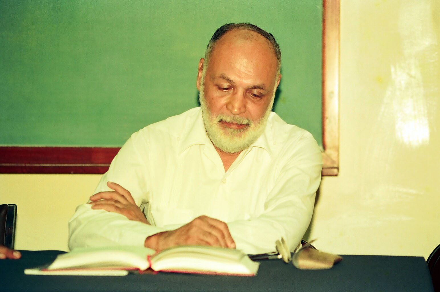 Poetas del Grado Cero: Roberto Sosa, aún con nosotros