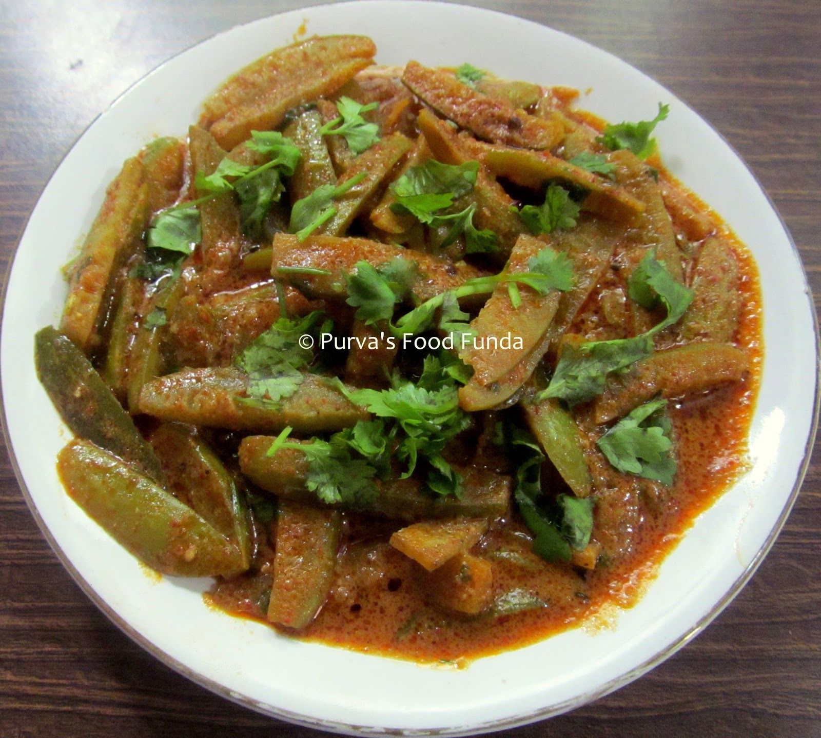 Food Funda: Tondali Rassa Bhaji ~ Ivy Gourds Curry