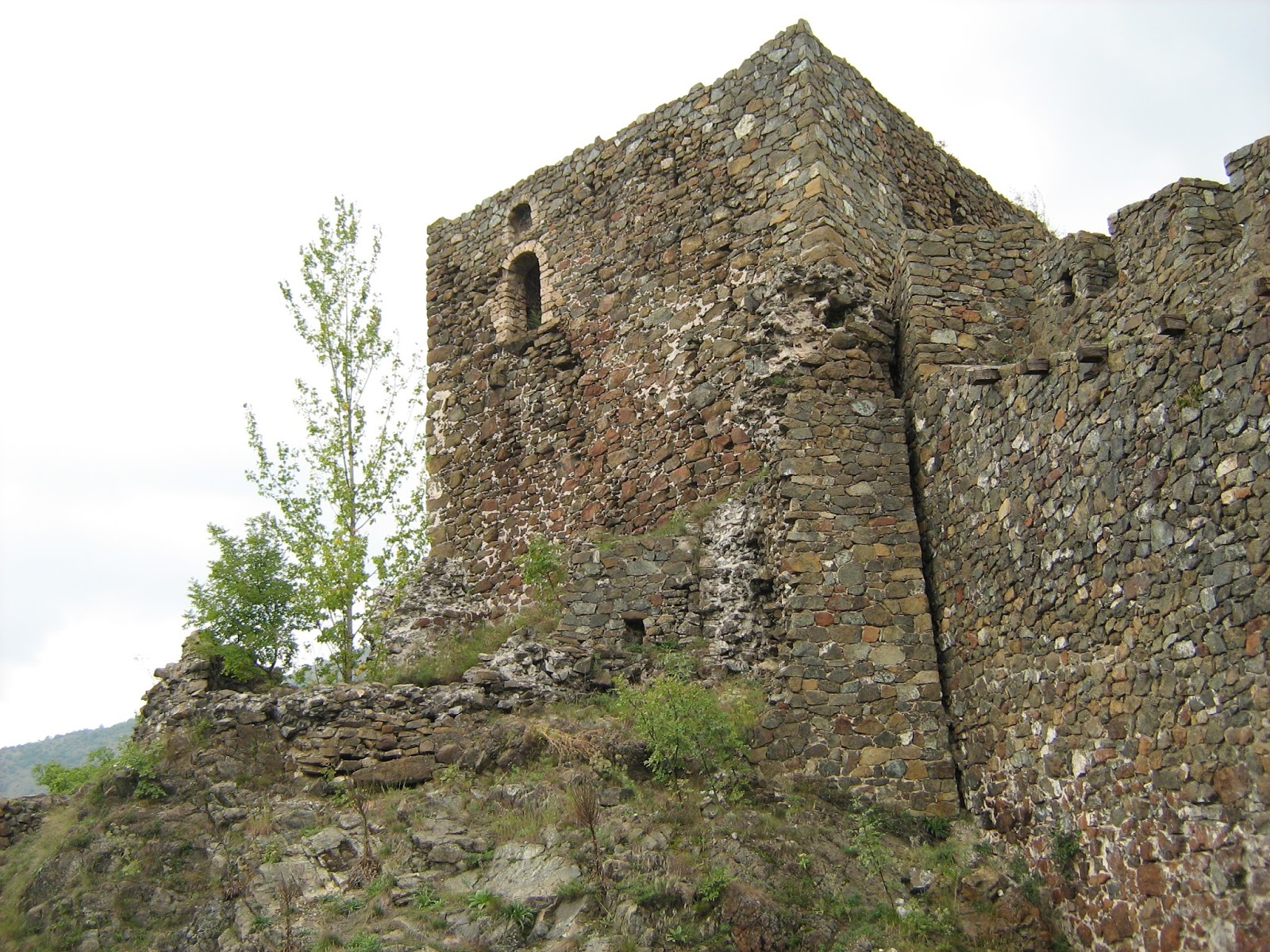 The Art History Journal: Maglic Fortress - Serbia