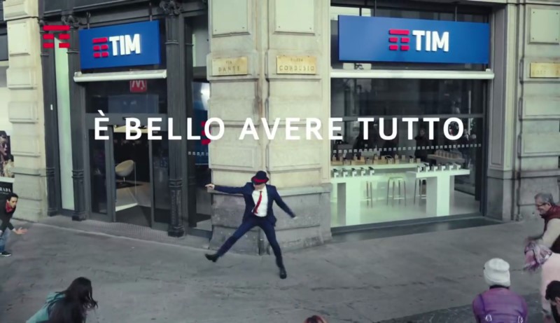 Pubblicità TIM è bello avere tutto con ballerino youtuber