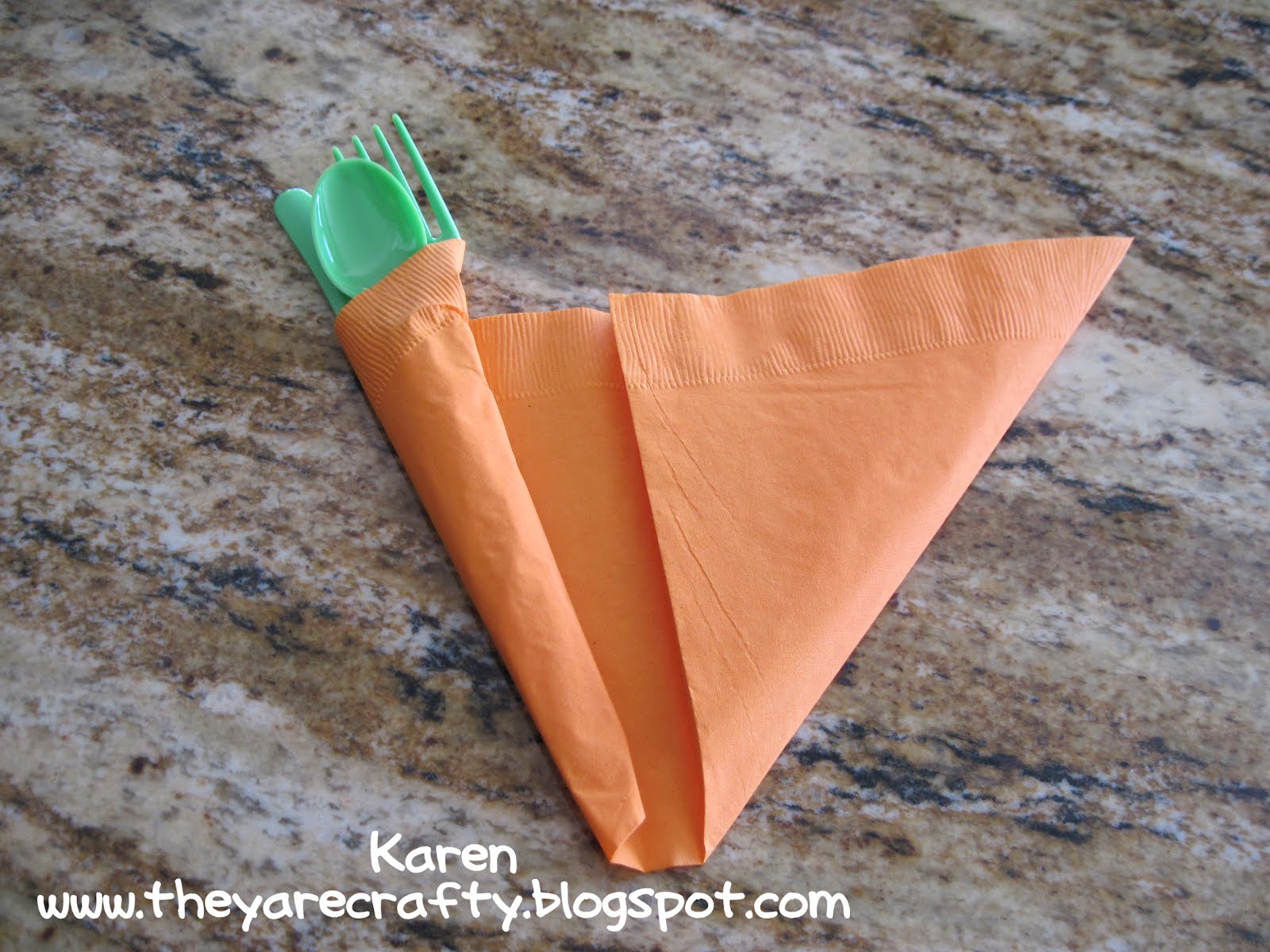 They Are Crafty: Carrot Napkins