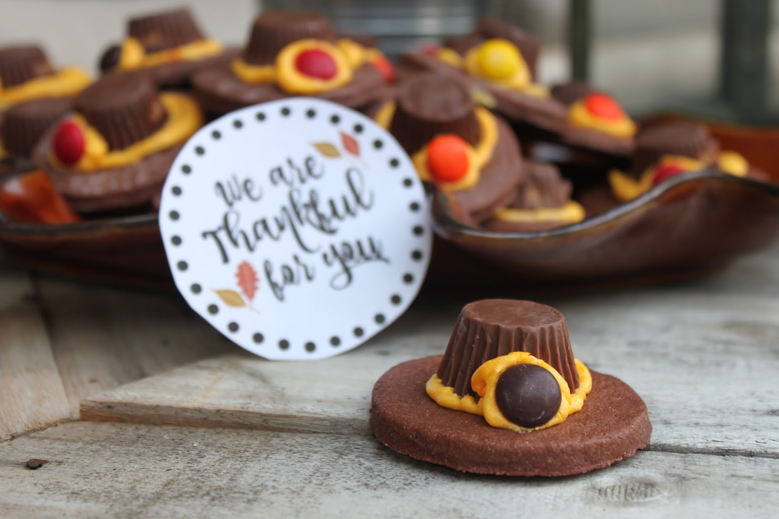 Crafty Texas Girls: Thanksgiving Pilgrim Hat Cookies