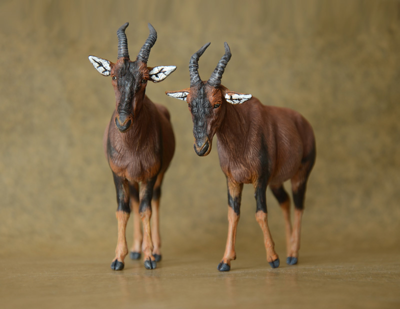 Harriet Knibbs Sculptures: 1:22 scale Topi pair and Striped Hyena with pup