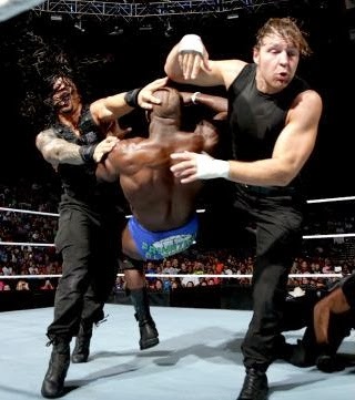 WWE In live!!!!: 11-ON-3 HANDICAP GAUNTLET MATCH