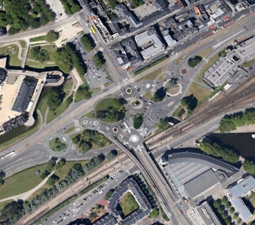 Nantes Original News: Un record du monde nantais, le tridecuple rond-point.