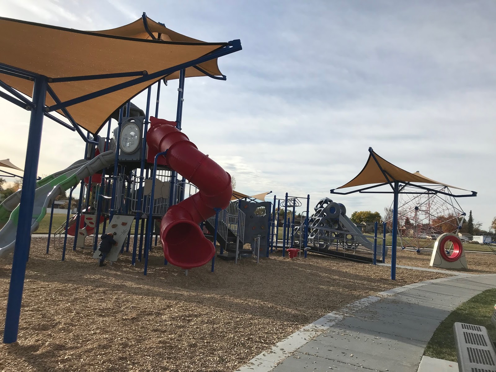REVIEW OF GEORGE WAHLEN NORTH PARK, ROY, UT - Weber County Playgrounds
