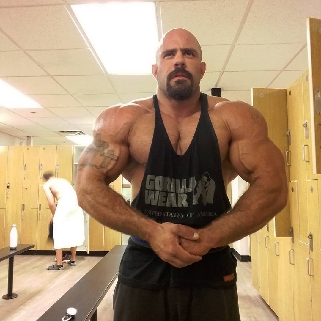 Muscle Lover: American bodybuilder Justin Metrando