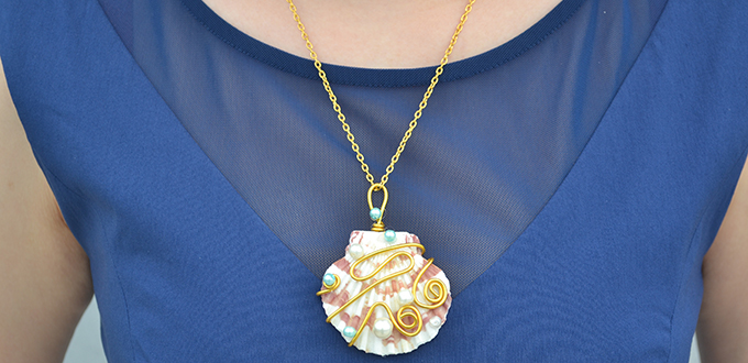 Crafting Wire: DIY Shell Pendant Necklace