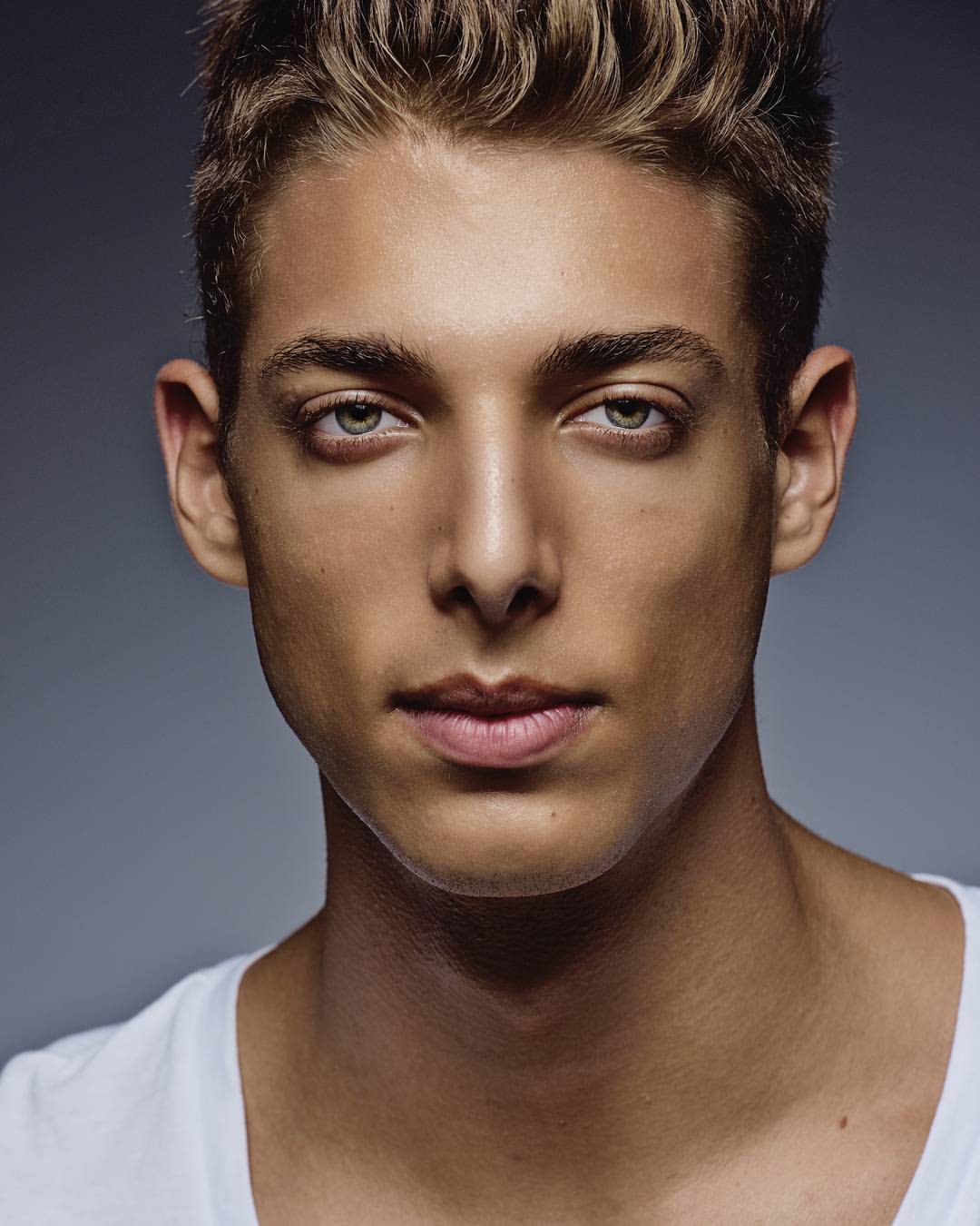 Men I've Never Met & Lots of Other Things: August 2017