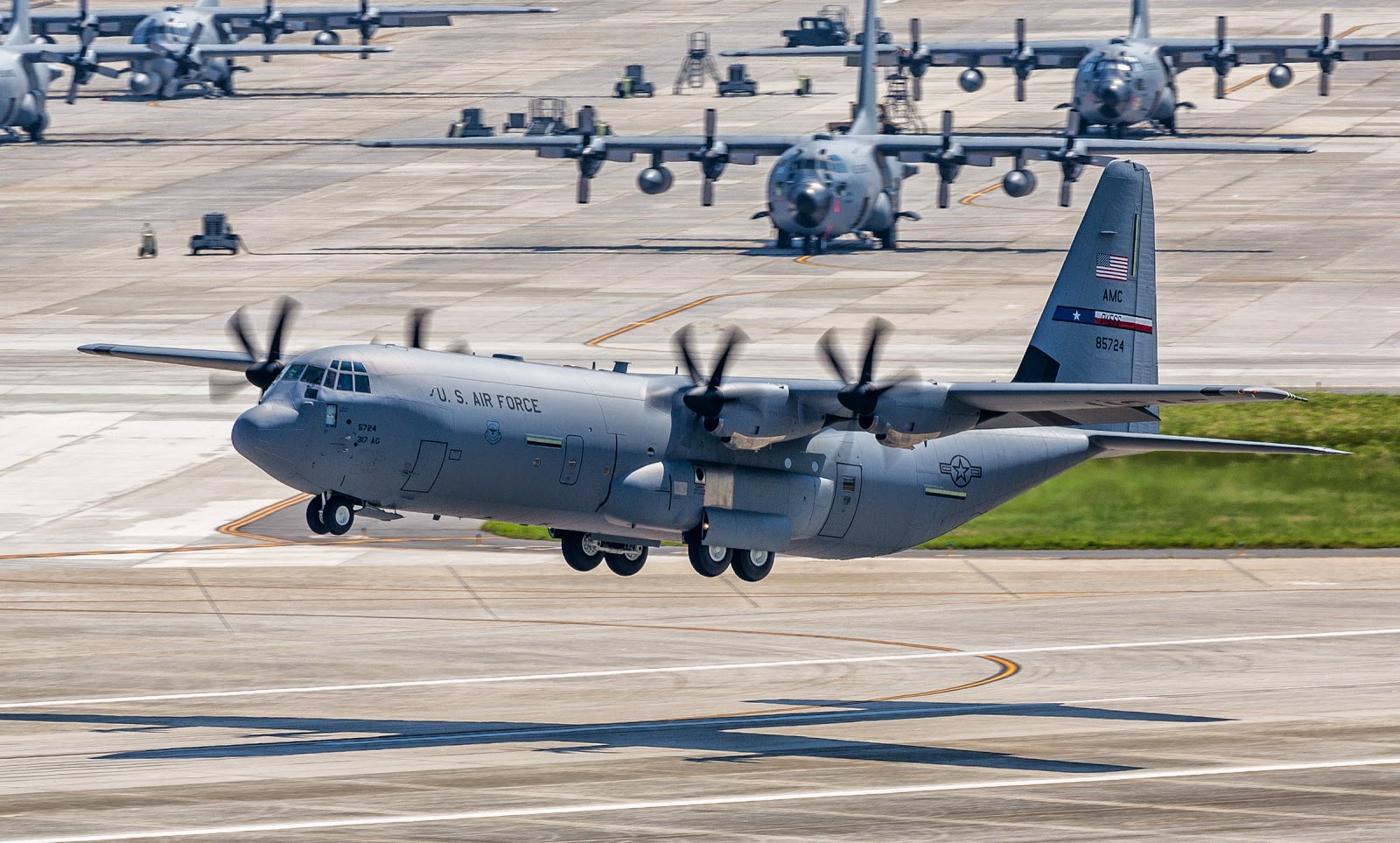 United States Air Force: C-130J Super Hercules
