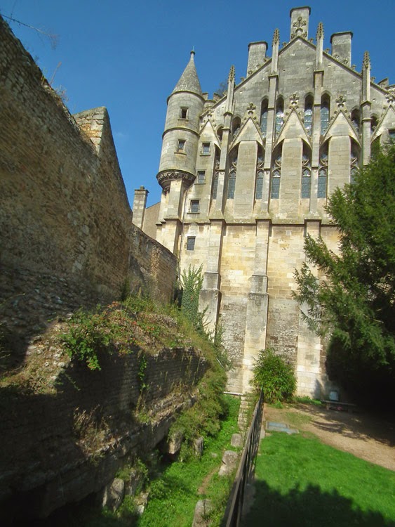 Days on the Claise: The Palace of Poitiers