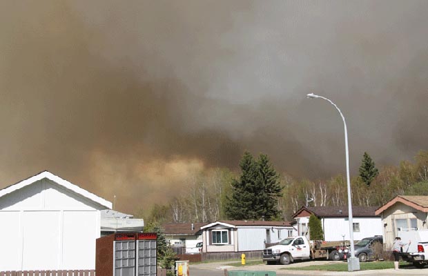 MAD NEWS: Slave Lake Wildfire Disaster: Updated Gallery - - During and ...