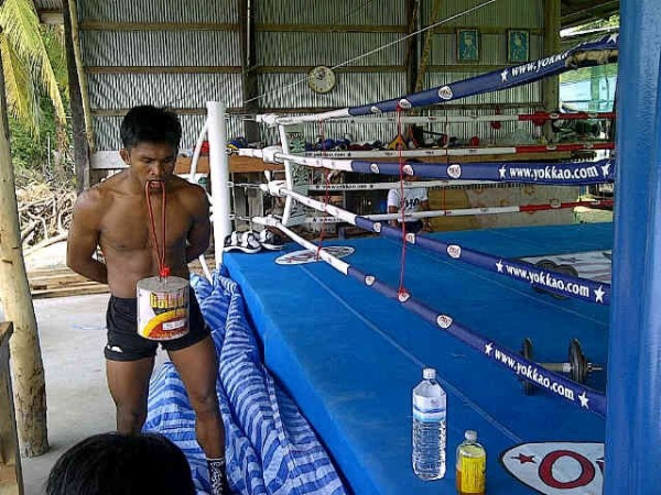 Delta Central: Буакав (Buakaw) в своем новом лагере Муай Тай Banchamek ...