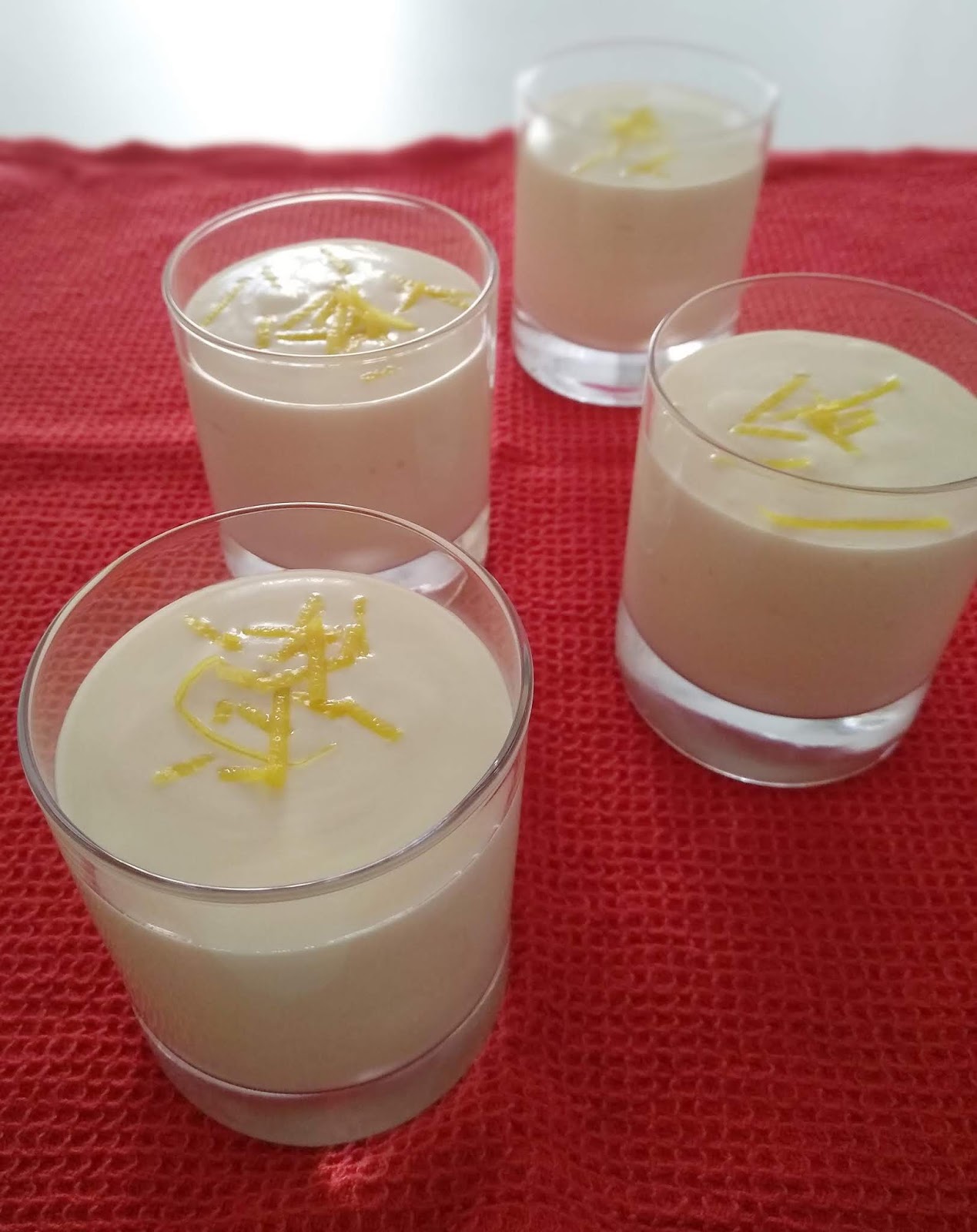 Espe Saavedra, en la cocina: MOUSSE DE LIMON CON LECHE CONDENSADA