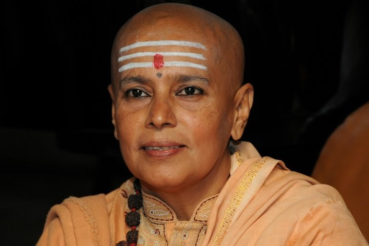 Satyam Espaço de Yoga: Entrevista com Swami Satsangi