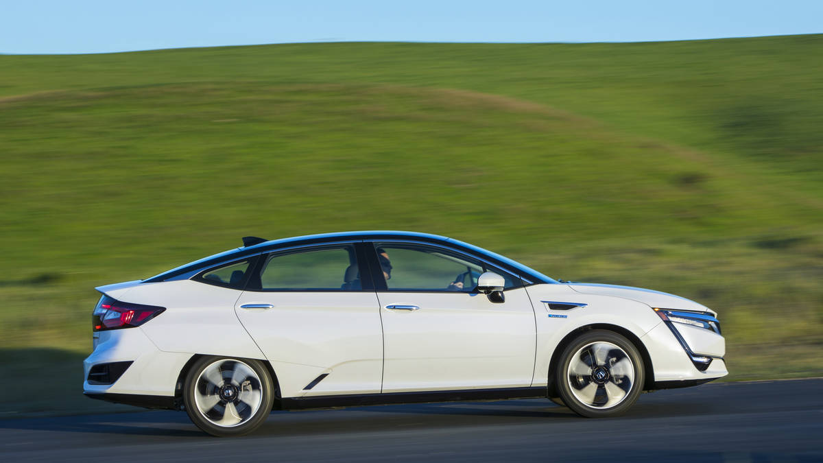 Arriva la Honda Clarity, automobile a idrogeno con autonomia di 400 ...