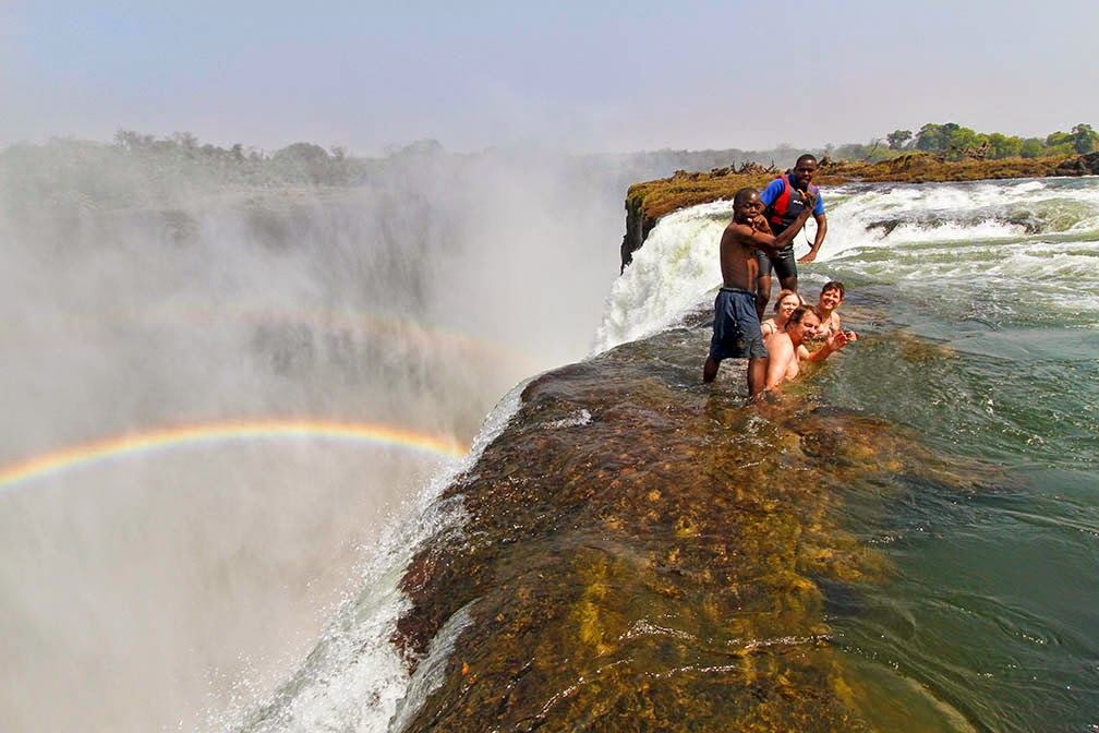 Africa Vera: La Devil's Pool delle Victoria Falls: il bagno più ...
