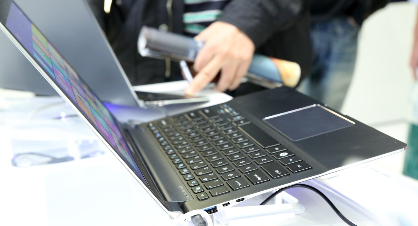 Samsung New Series 5 ultrabook Laptops with touchscreen