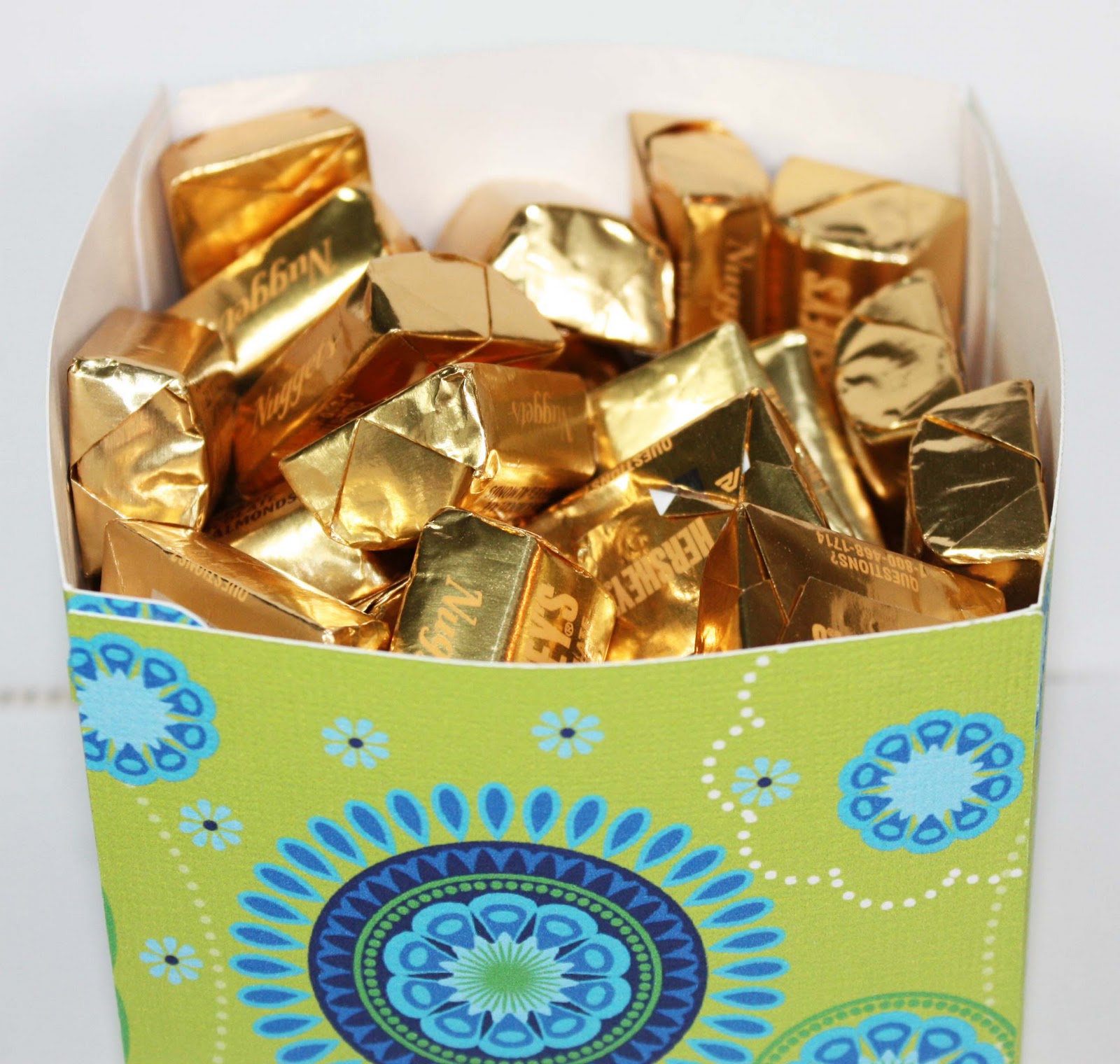 Simply Pam: Bright Treat Box