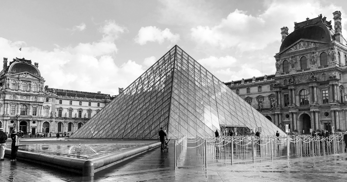 French Friday: La Pyramide du Louvre | C'est ma vie!
