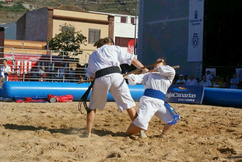 LUCHA DEL GARROTE CANARIO