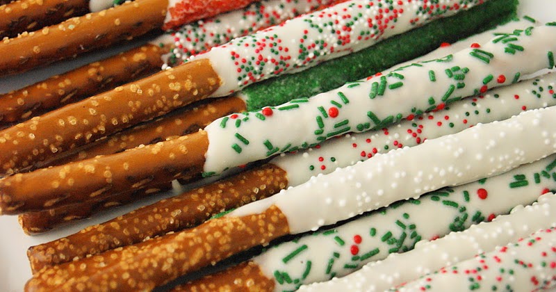 Christmas White Chocolate-Dipped Pretzel Rods | The Kitchen is My ...