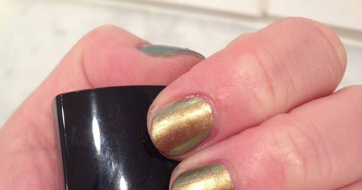 The Beauty of Life: Mani of the Week: Chanel Peridot