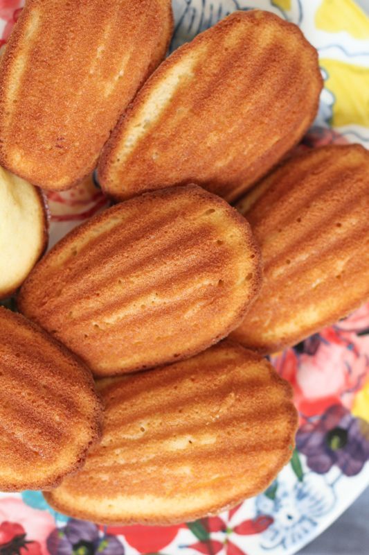 Lemon Madeleines! Your favorite French tea cake cookie with perfect ...