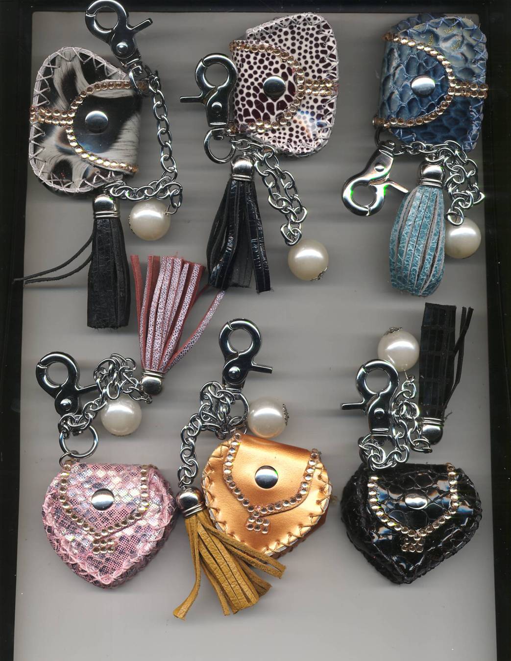 EIKO Accessories: New Innovative Purse Keychains