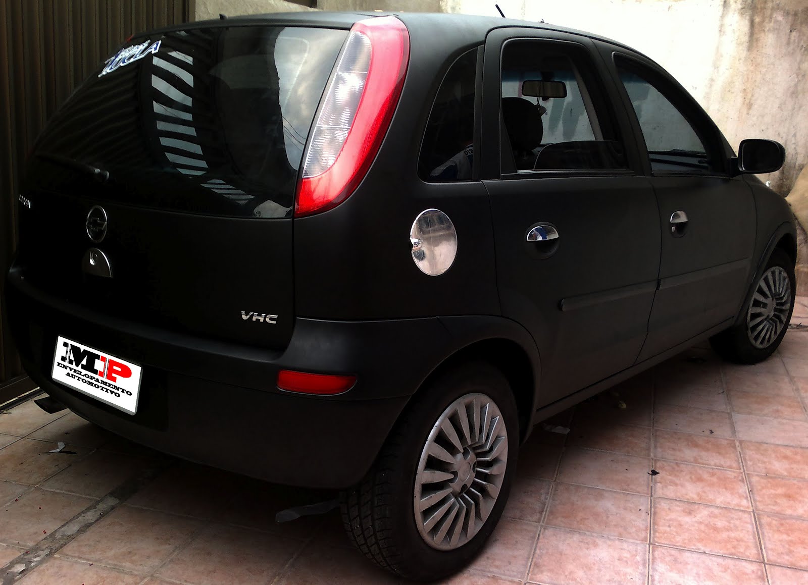 MP Envelopamento Automotivo: Envelopamento COrsa Hatch- Preto Fosco