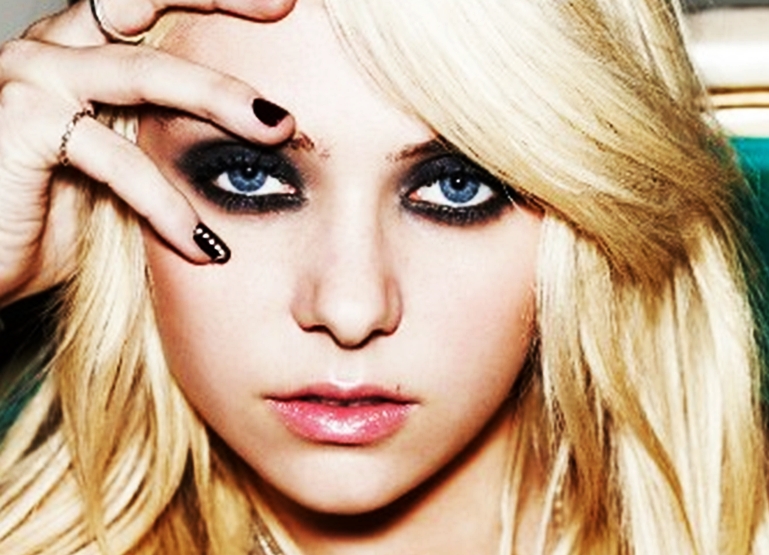 Indelicadas: Taylor Momsen