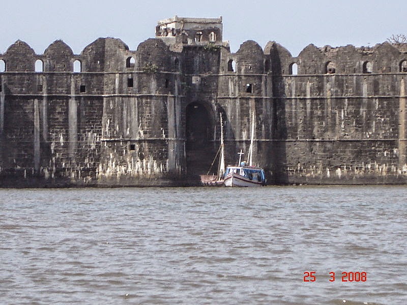 Forts in Maharashtra: Murud Janjira - The Traveller