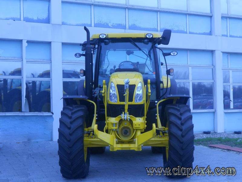 Tractors - Farm Machinery: New Holland T7 Yellow Power