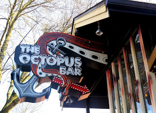 Seattlebars.org: #2408 #1214 - Octopus Bar, Seattle - 1/26/2014