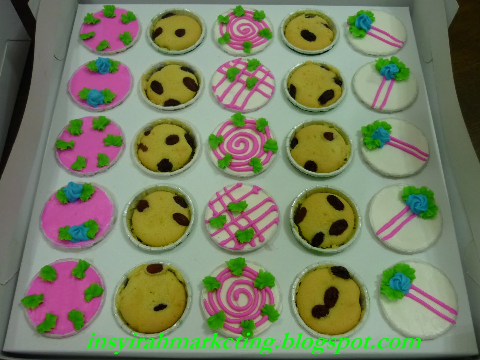 Chocolates for All: KOLEKSI KEK CAWAN COMEL