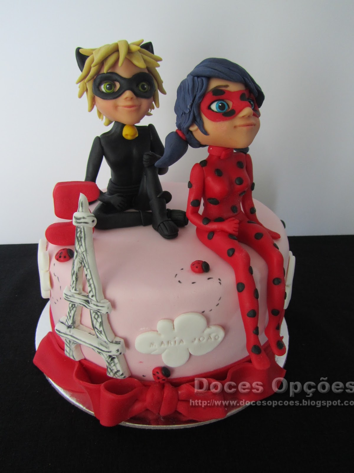 Doces Opções: Bolo Miraculous: As aventuras de Ladybug & Gato Noir