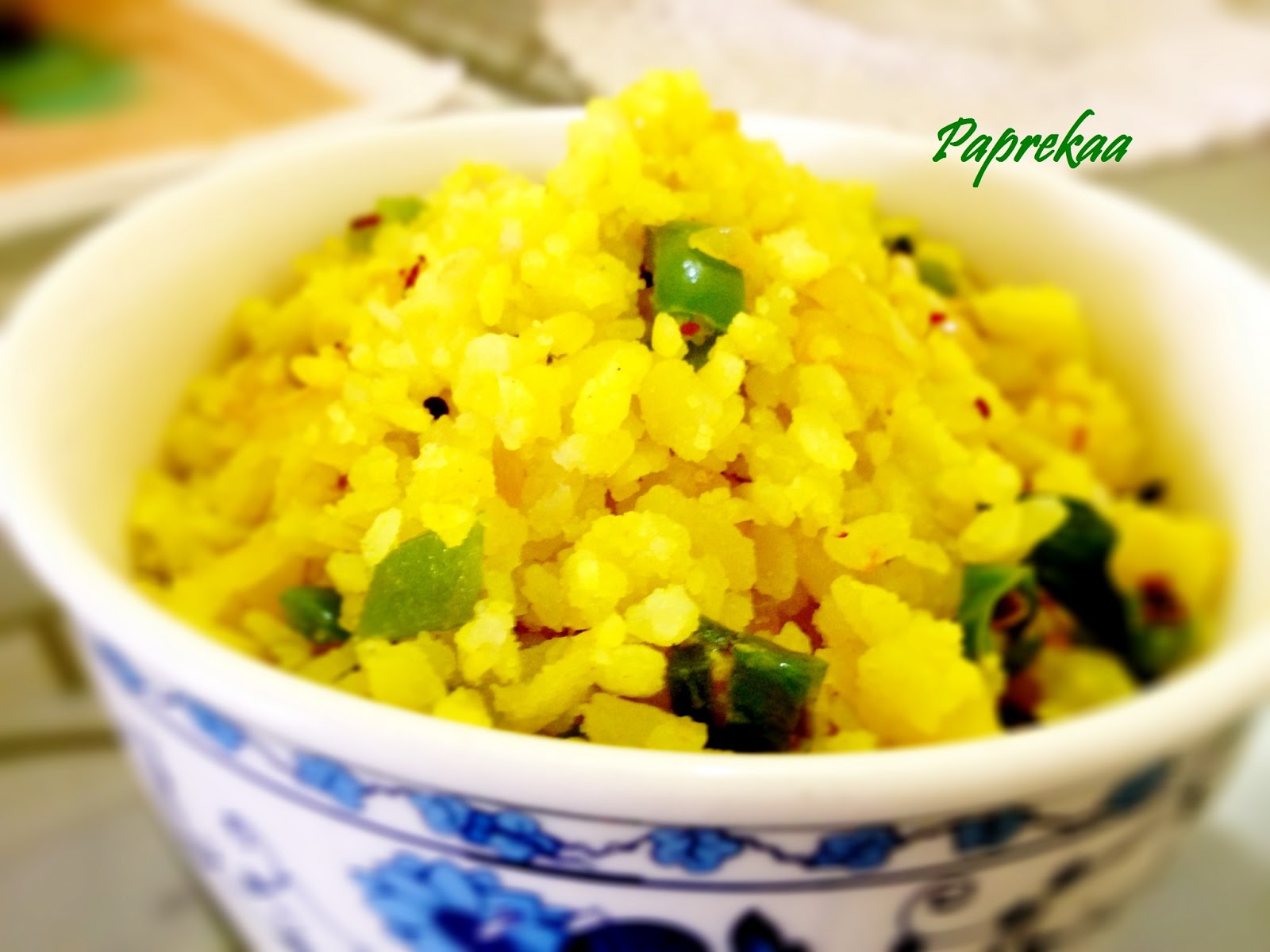 Paprekaa - Bon Appetit !!!: Kanda poha or Aval / Pressed Rice Upma