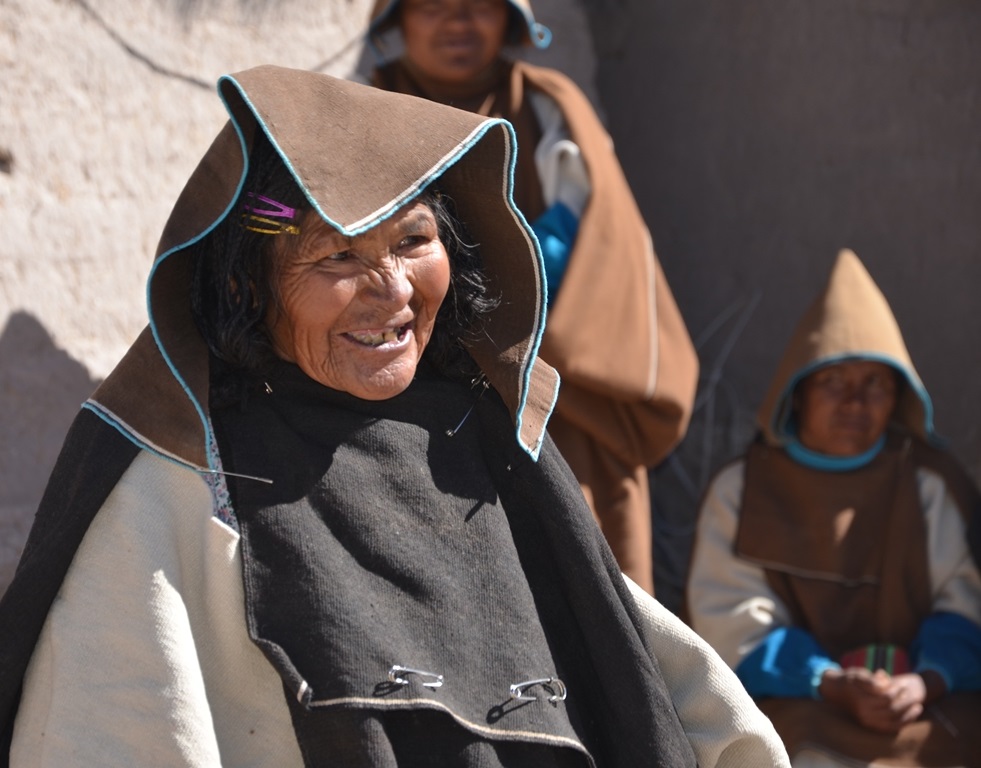 BOLIVIA... LO MEJOR QUE TENEMOS: LAS MUJERES URUS DE BOLIVIA ASIMILAN ...