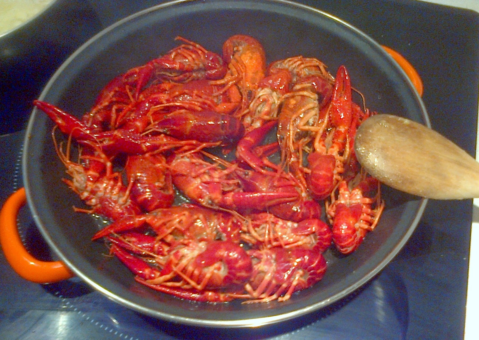 ANGELINES' RECIPES: CRAYFISH IN TOMATO SAUCE (SPICY)
