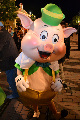 Sandra Yeaman's 365 Project: Day 16 - Three Little Pigs